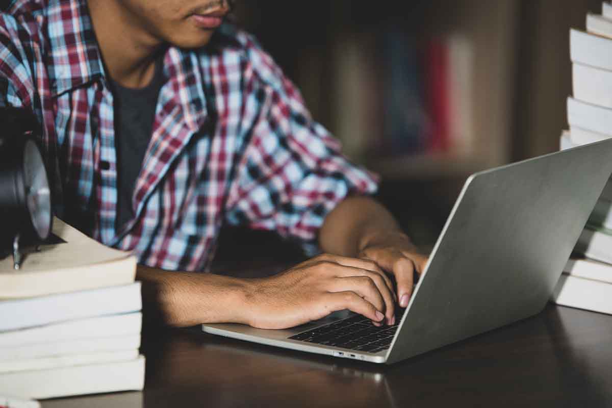 Como formatar um notebook sem complicações? Aprenda já! - Space Up